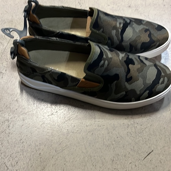 OluKai | Shoes | Laeahi Pal Husk Ke Camo | Poshmark